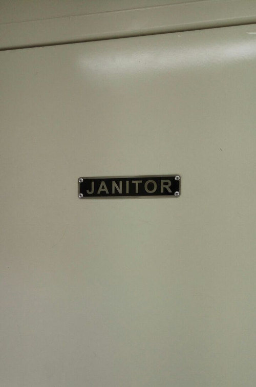 Jangan Salah Kaprah, Ternyata ini yang Dimaksud Janitor di Kereta Api ...
