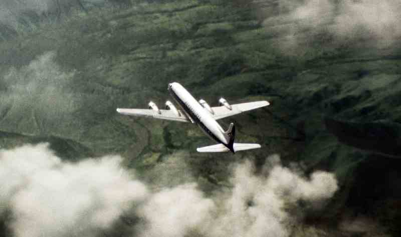 Mengenal Lockheed L-188 Electra - Pesawat yang Menjadi Ikon di Film ...
