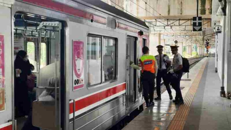 Yuk Kenali, Rambu-rambu Kereta Api yang Sering Kita Lihat Saat ...